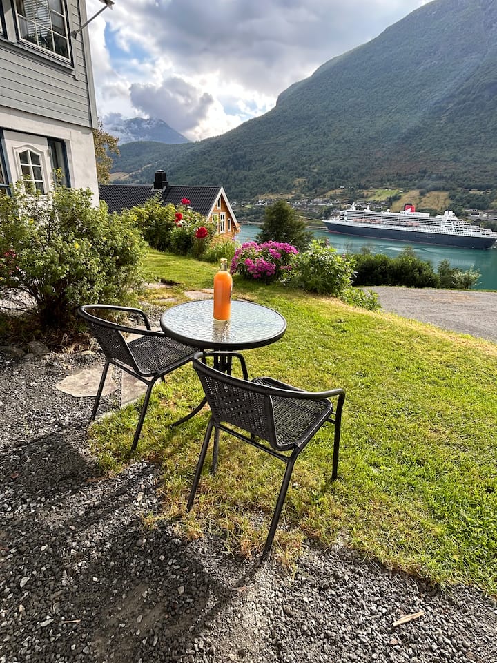 Koselig Leilighet I Olden - Loen