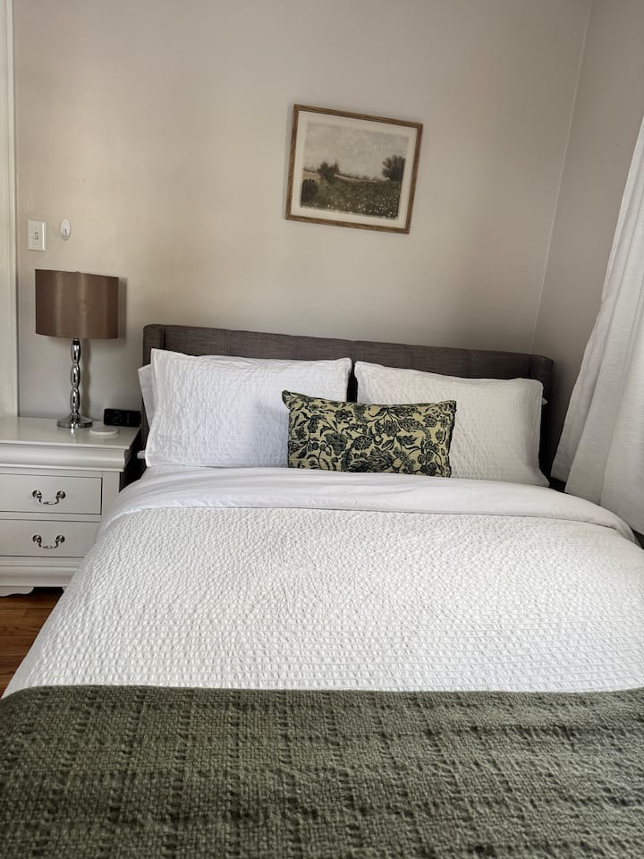 3 Br Cozy &Fully Stocked Near Utica Univ. + Dwntwn - Utica, NY