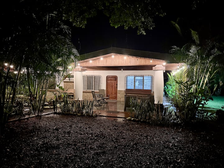 Easy Living Casa - Garden Oasis With Swimming Pool - Costa Rica