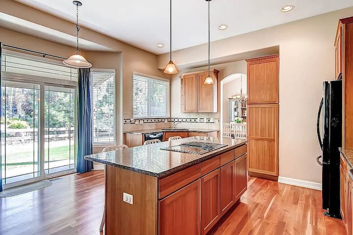 Pet Friendly Nature Lovers Paradise - Blue Room - Aurora, CO