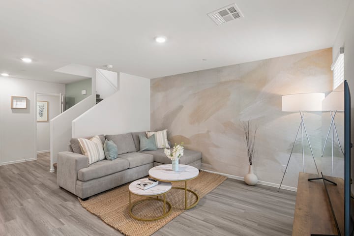 *2026 Chic* Maison Du Fleur | New Built | 4b + Den - Las Vegas