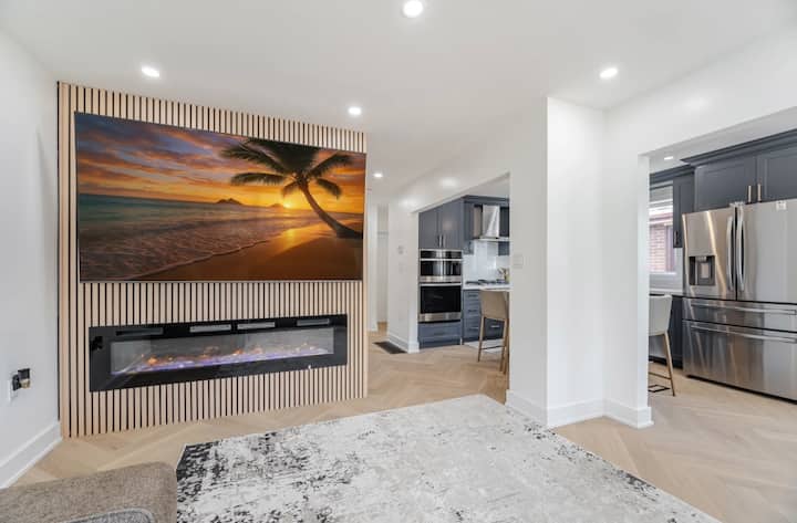 Sleek & Stylish Brampton Home - Brampton