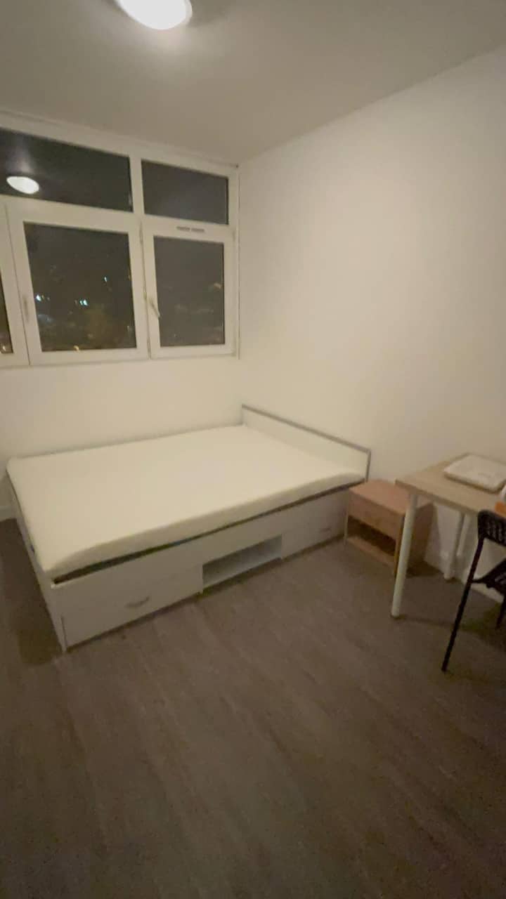 Chambre Dans Un Appartement Calme - Évry