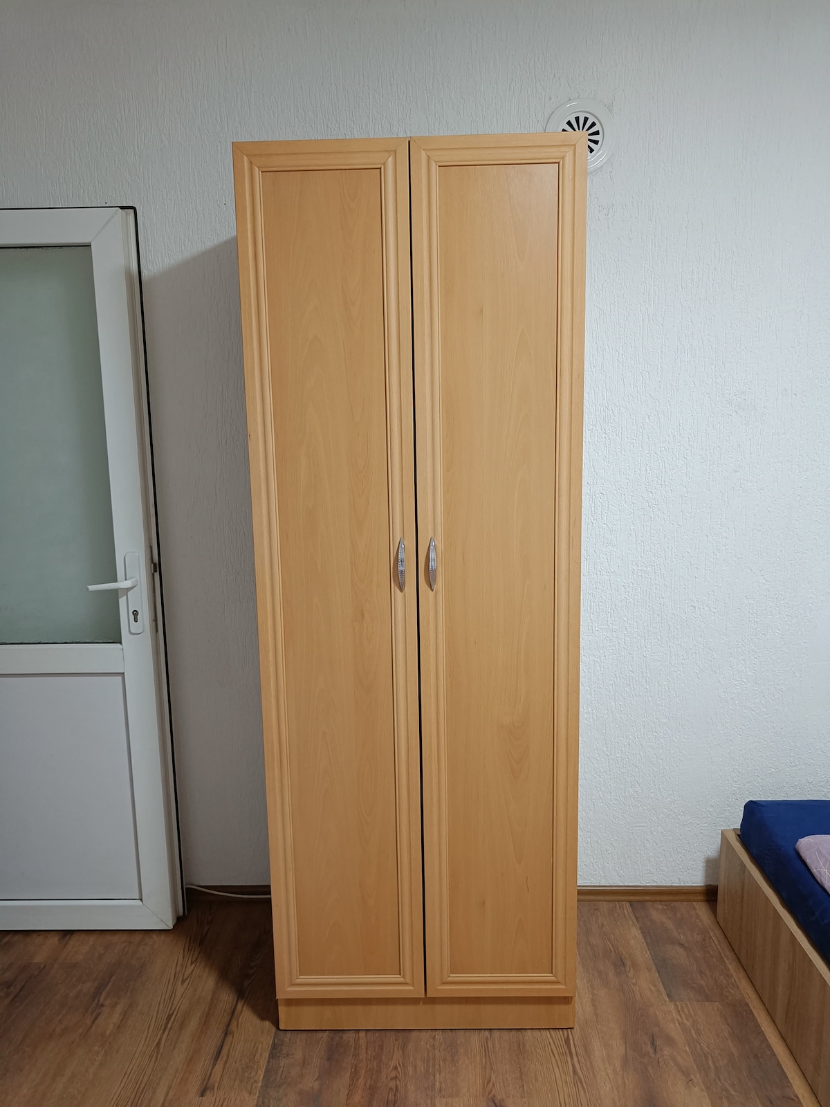 City apartment kitchen, bathroom & air conditioning - Flats for Rent in ...