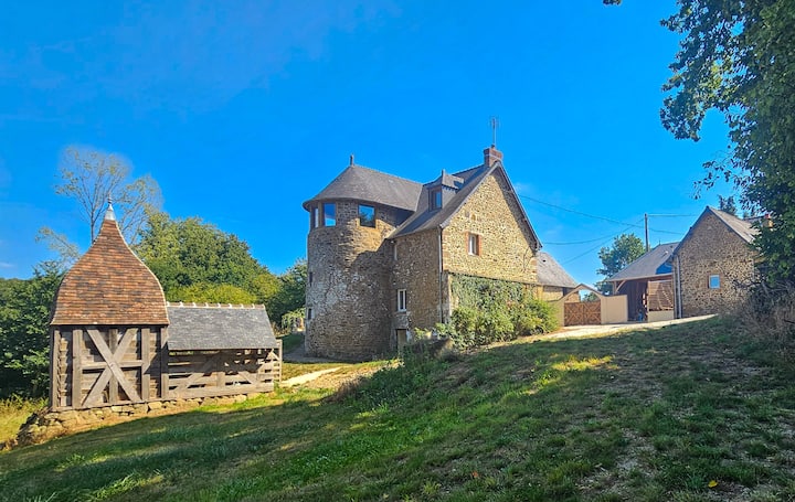 Petit Manoir En Pleine Nature Avec Piscine Et Spa - Mayenne
