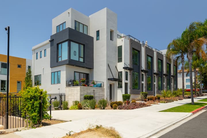 New 3br Luxury Townhome | Gaslamp | Balboa Park - San Diego, CA