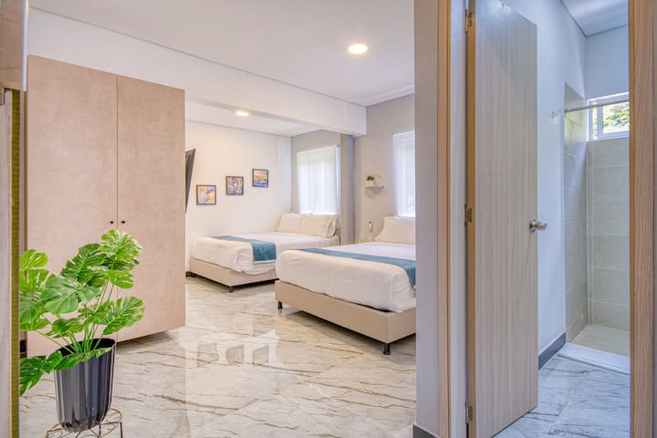 F204 L Estudio Con 2 Camas Queen + Balcón Y A/c - Yumbo