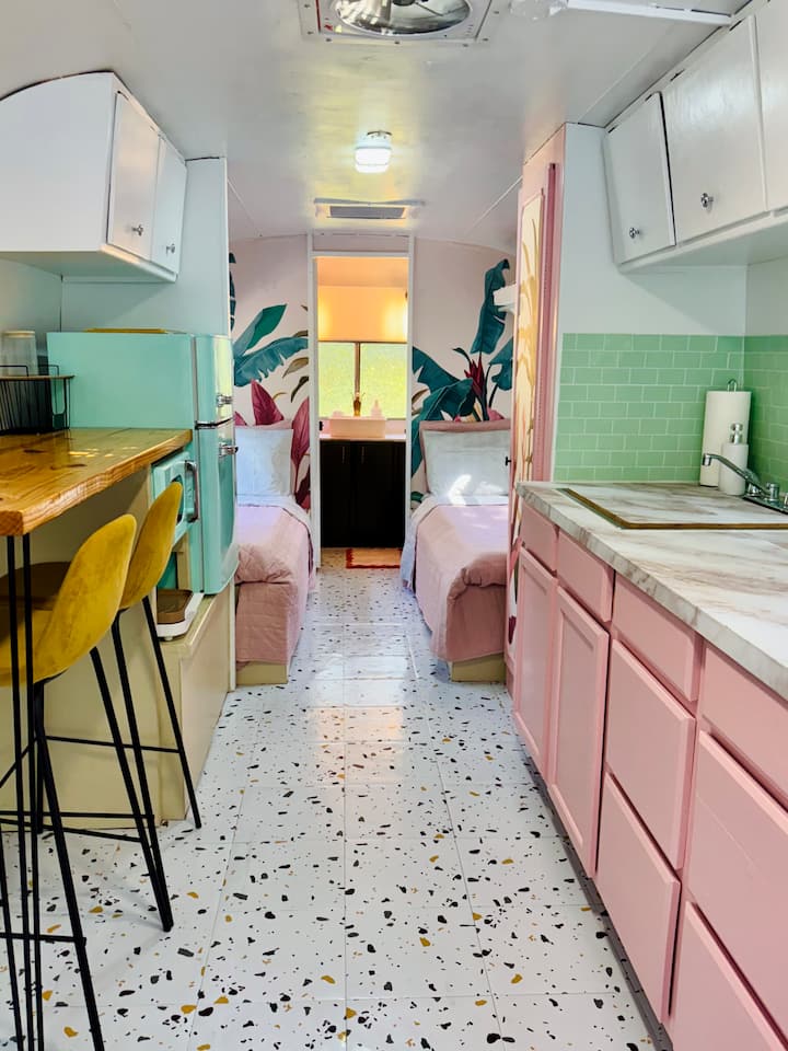 "La Grande" Retro Escape - Gainesville, FL