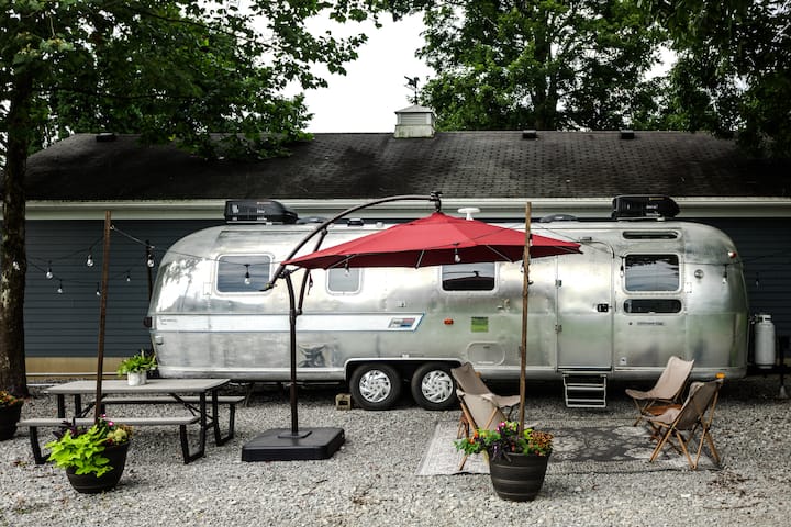 Chic Airstream Stay At The Farm At Grace Hill - Louisville, KY