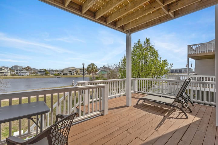 Walk To Beach + Lakefront Views | Decks + Sleeps 8 - Carolina Beach, NC