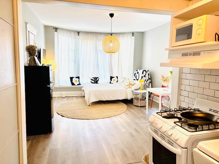 Chic & Cozy Studio Retreat - Memphis, TN