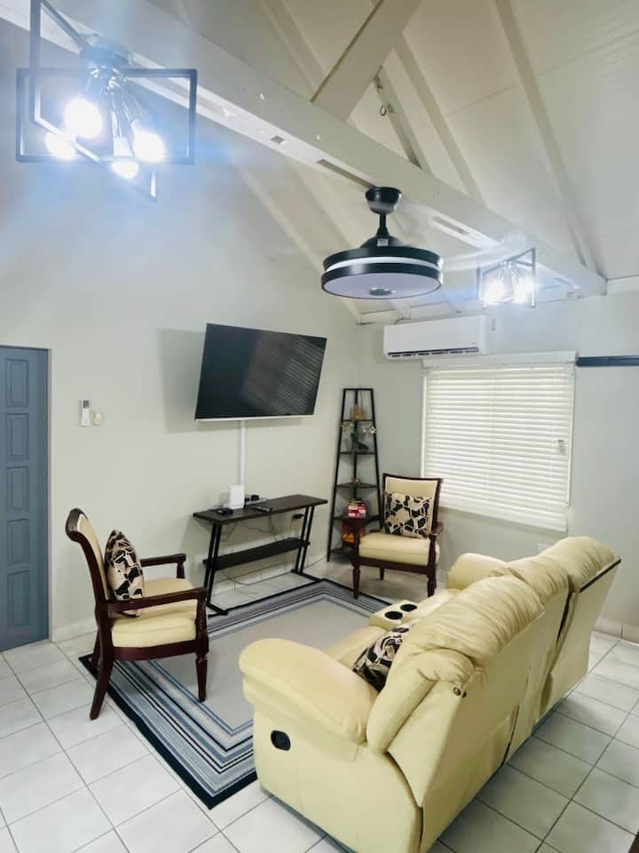 Sapphire Escape - 3 Bedrooms, Private Pool & Spa - Tobago