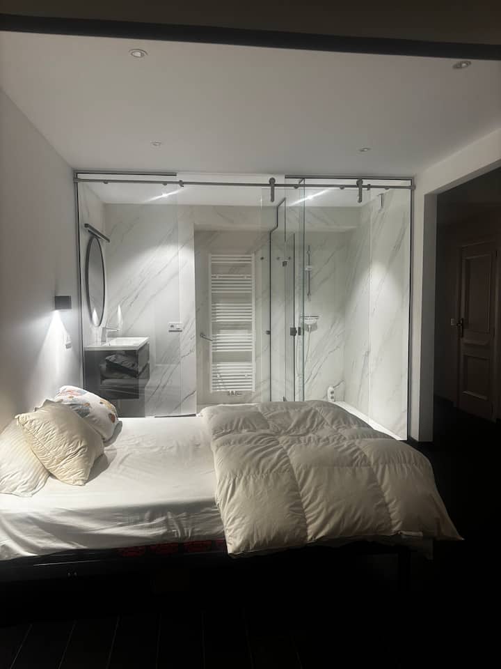 Appartement Moderne Rénové – Calme & Lumineux - Evere