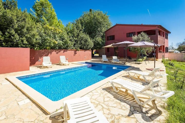 Villa Pina - Pool, Parking & Bbq - Pula
