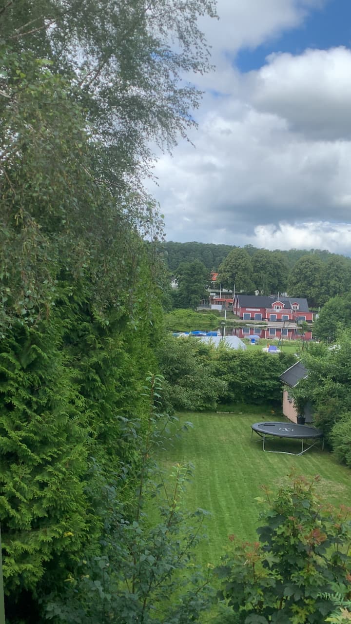 700 Meter T Centrum, äLv/skog Utanför
3 Bäddar. - Halmstad