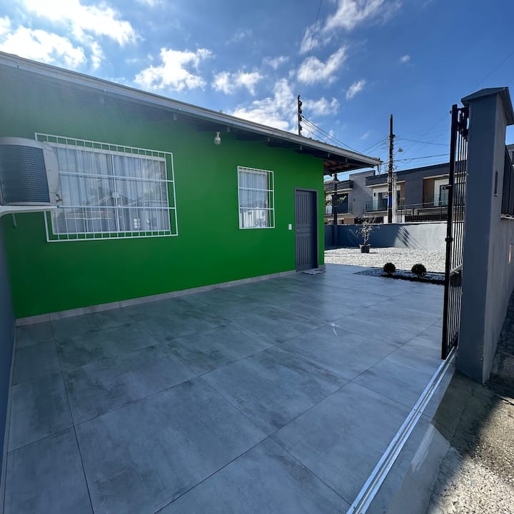 Casa De Esquina, Completa, Privativa, Wi-fi, Ar . - Joinville