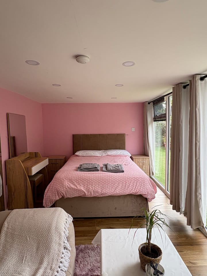 Private Garden Guest House - Oldham