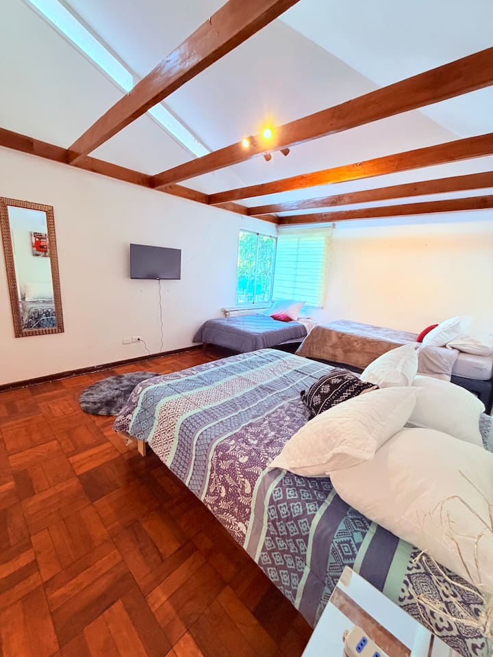 Habitación Para 5 En Hostal Las Condes - Las Condes