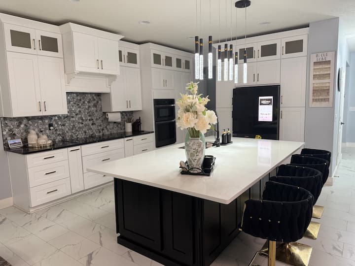Ocala Upscale & Luxurious Stay - Ocala, FL
