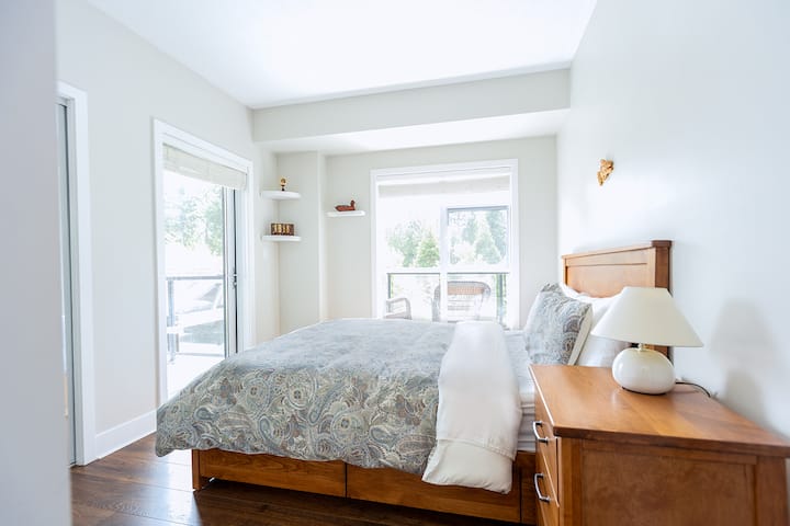 Executive Resort-style Living On Bear Mountain - Langford