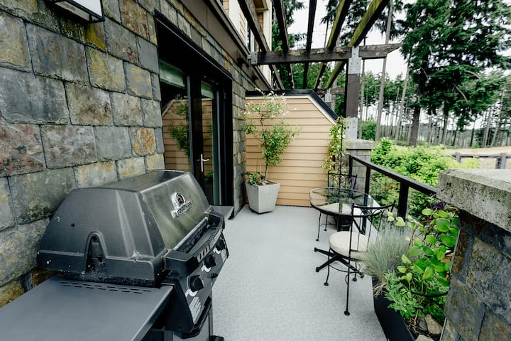 Executive Resort-style Living On Bear Mountain - 蘭福德