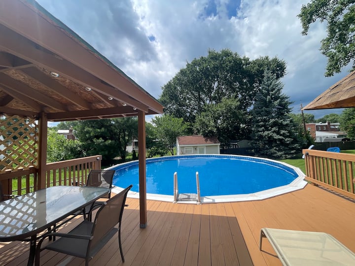 Charming 3 Bedroom With A Pool - Towson, MD