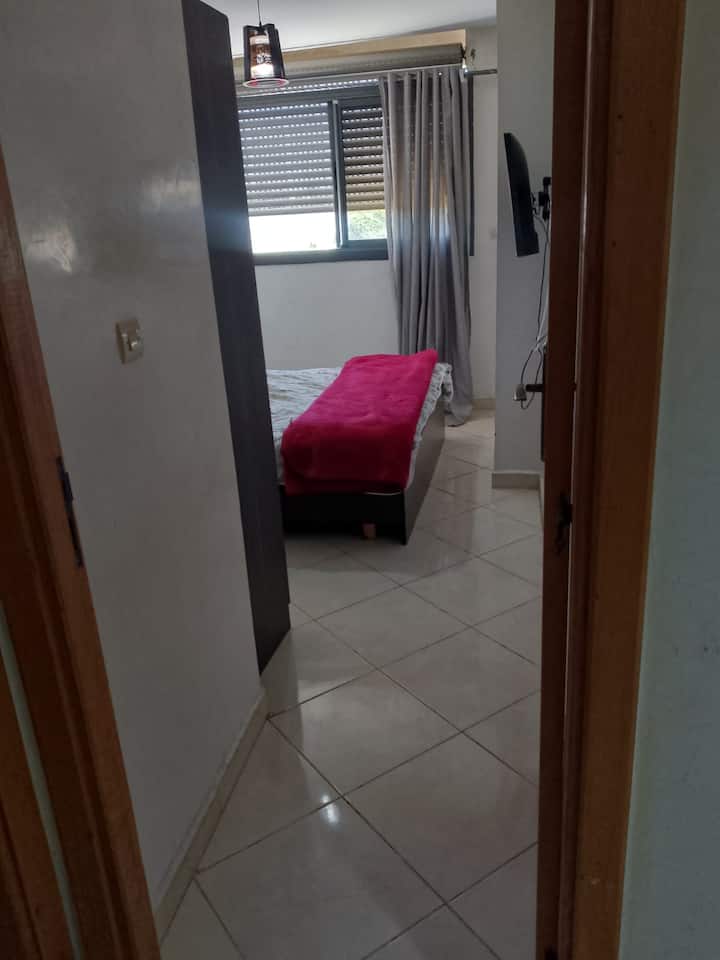 Bright Clean And Modern Apartment In Central - Safi