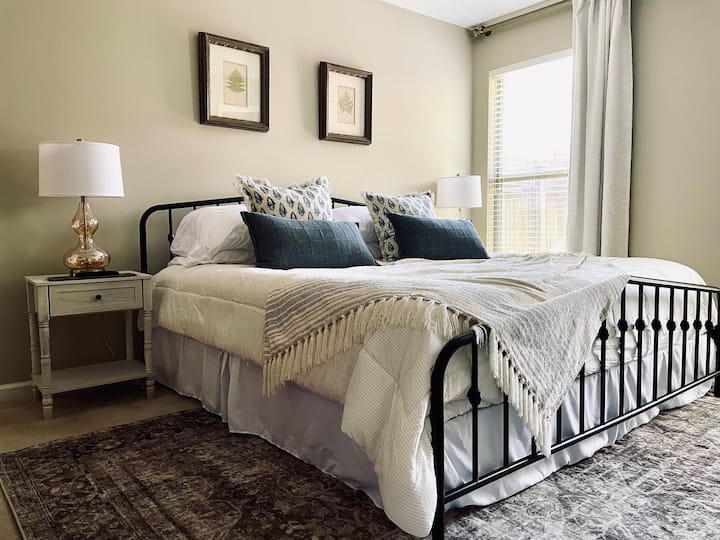 Mandeville Mid-term Family Home - Mandeville, LA