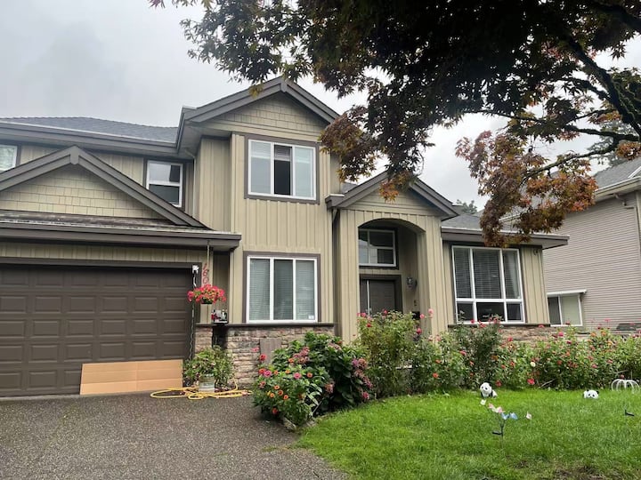 Room 6 Large Twin With Private Bathroom - Surrey