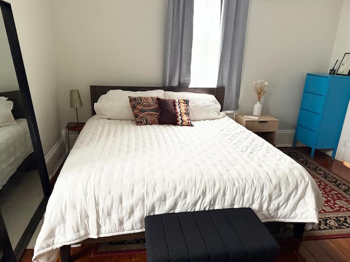 Deluxe Downtown Studio - Lawrence