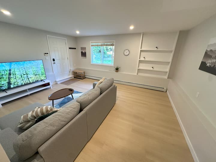 North Shore Home Suite - Mount Seymour