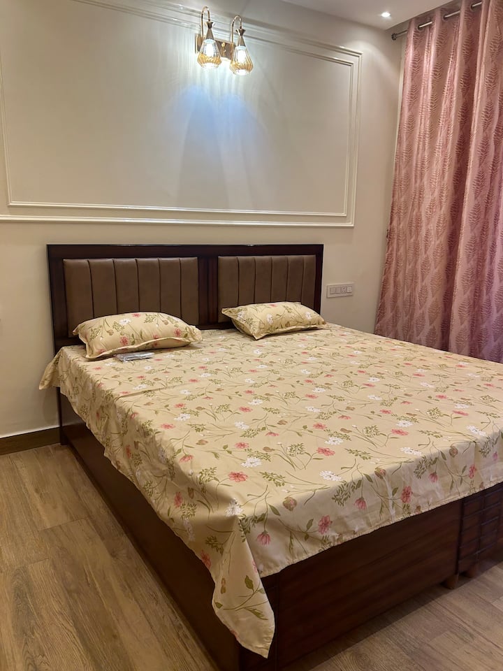 Chic Cozy Stay Near Everything - Kharar