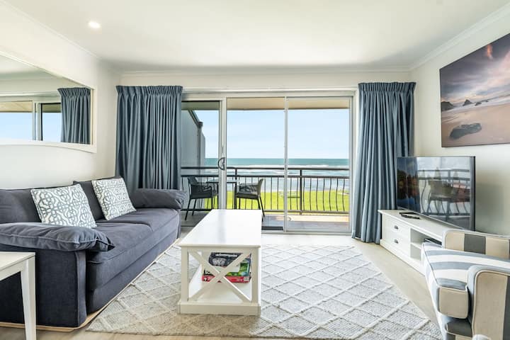 Absolute Beachfront  -9t - Ballina