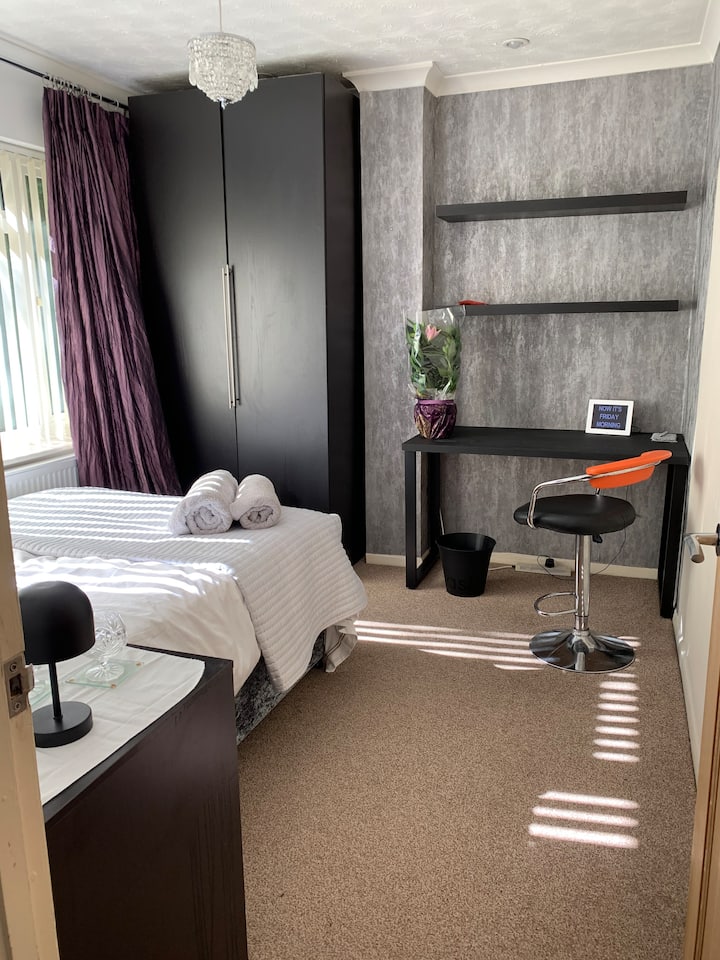 Handy For Luton Airport -Safe Parking & Relaxation - Luton