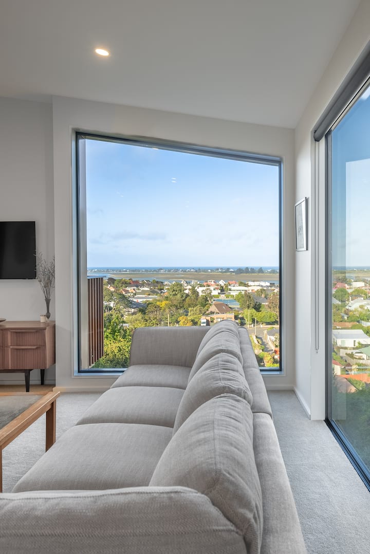 Sea-views In Redcliffs.
Style, Comfort & Birdsong! - Christchurch
