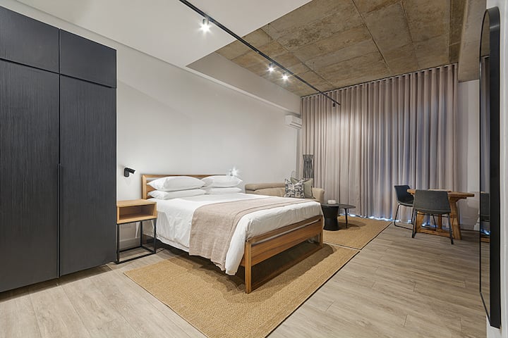 Tanelsa Apartment|sandton Central - Sandton