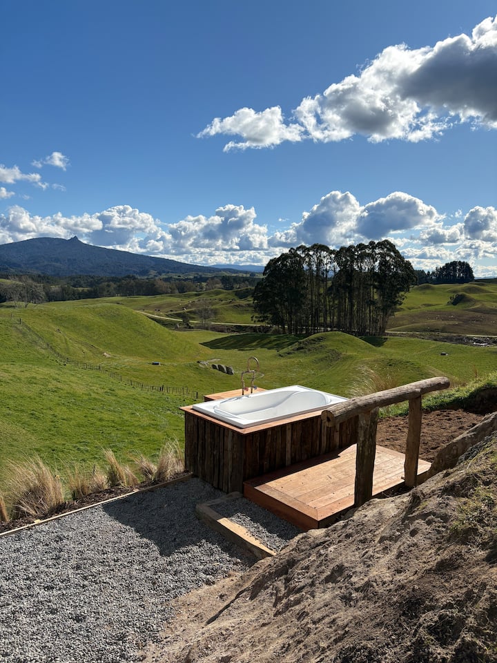 Sunsets, Outdoor Bath, Mountain Views, Stars - New Zealand