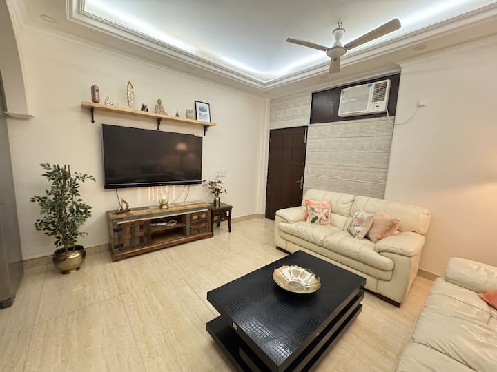 Elegant 2bhk Ground Flr In South Delhi W/ Parking - New Delhi