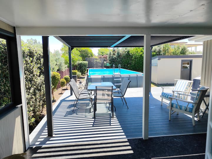 Coastal Retreat – Steps From The Beach & Wineries - Clive