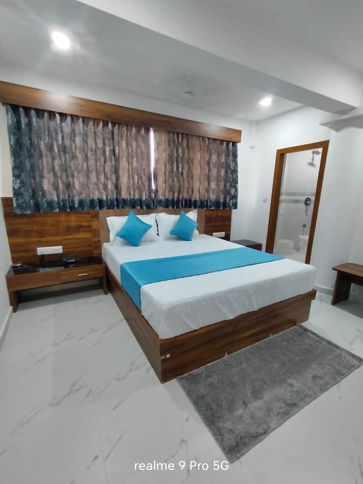 Family And Comfortable Saty - Ahmedabad
