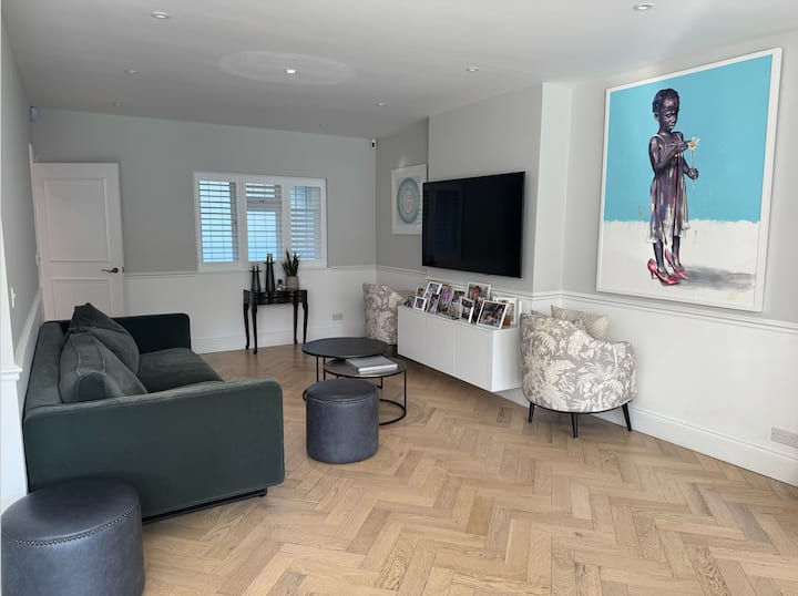 Stylish London Home W/ Gym & A/c - Cockfosters