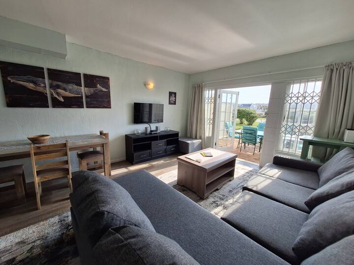 Whale's Drift | Beach Apartment - Port Alfred