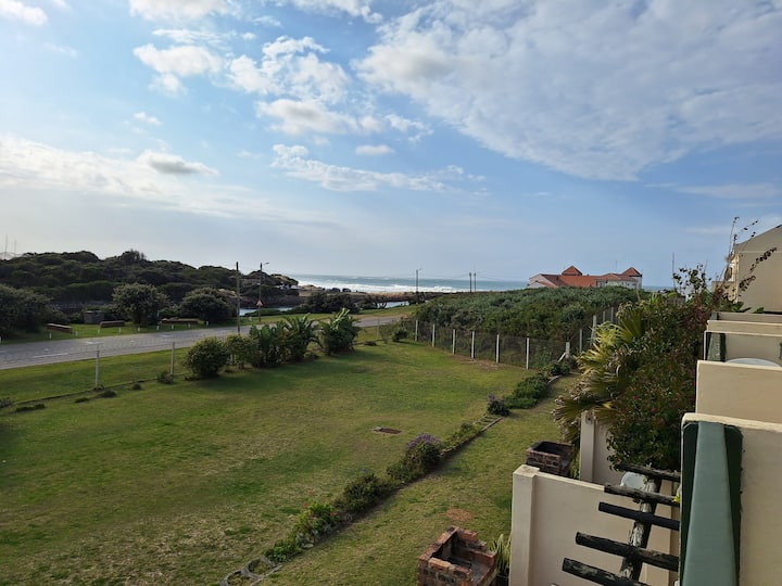 Whales Drift | Beach Apartment - Port Alfred