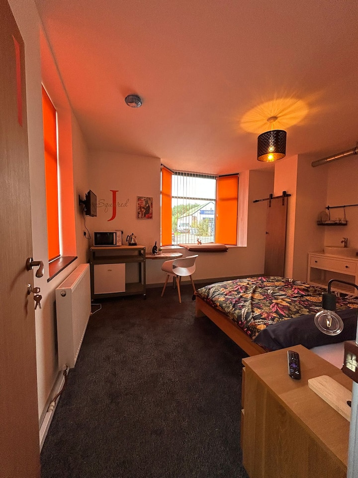 En-suite Room 1: 2 Newcastle St - Nantwich