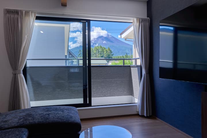 富士山を望む新築一棟貸切の宿。広々4ldkで家族やグループに最適!無料送迎サービス有(要予約!) - Monte Fuji