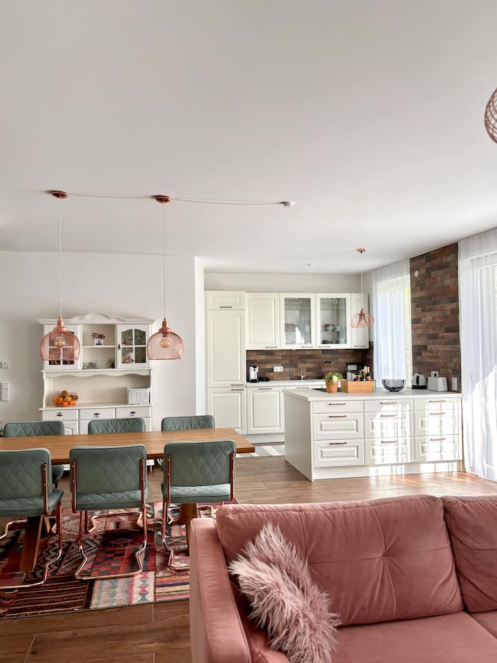 2 Rooms • 2 Floors • Local Stay - Berlin