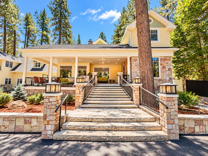 Grand Wrightwood Estate | 6br Walk To Village - Wrightwood, CA