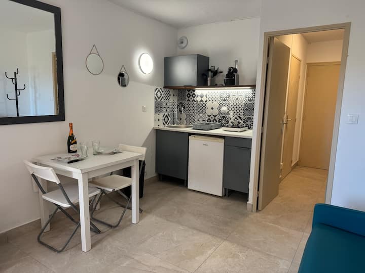 Logement Cosy à 2 Mn De La Plage, Terrasse, Clim - La Ciotat