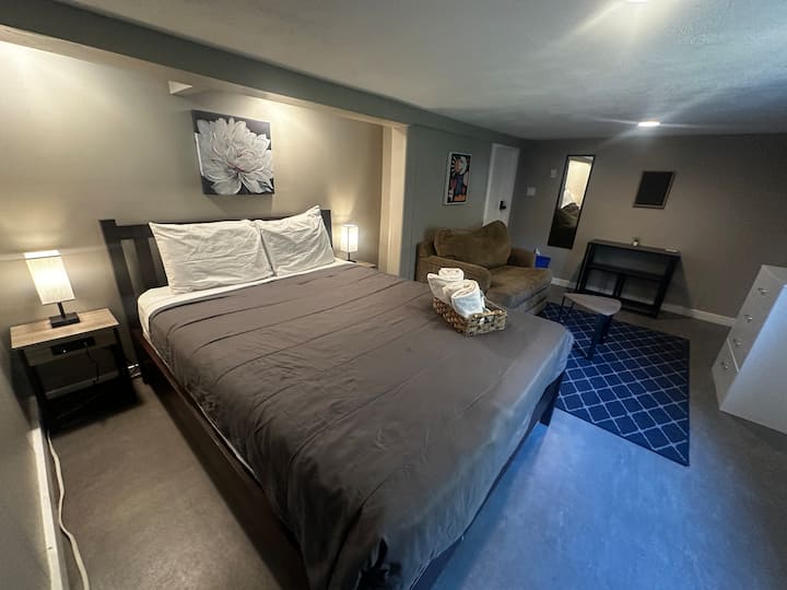Private Bedroom + Living Space - Saanich