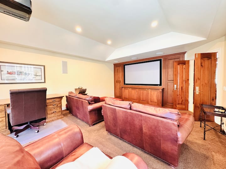 Inspiration Lodge | Retreat W/private Theater Room - Mount Baldy, CA